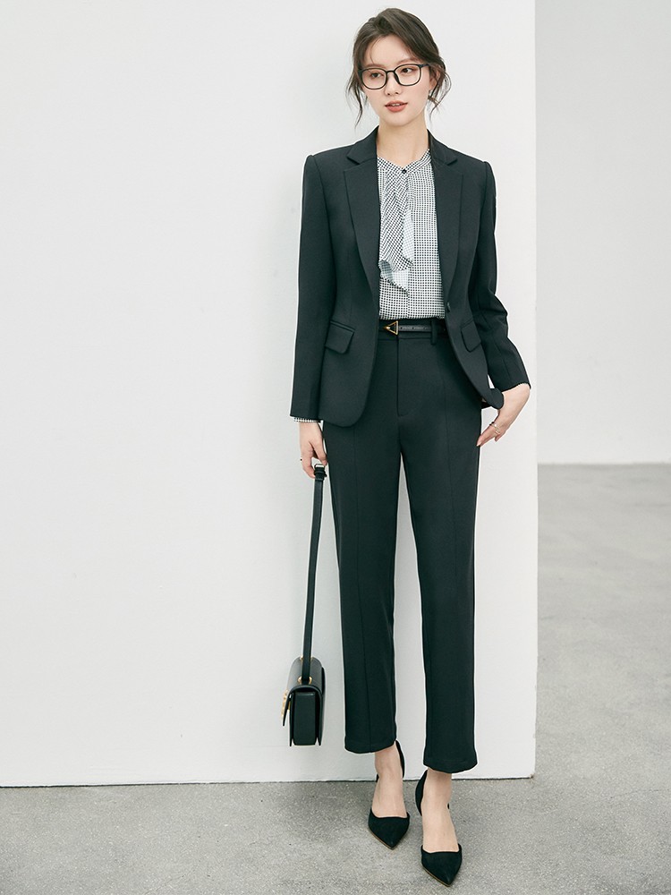 Plus系列正装西装2023春夏系列轻熟职业女性的穿搭offiy有帆 女性职业正装服饰品牌